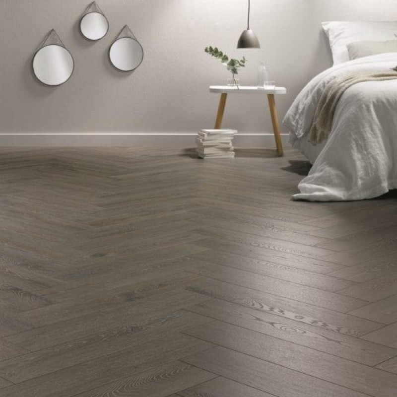 Herringbone Aronia Oak 542 Alsapan laminuotos grindys